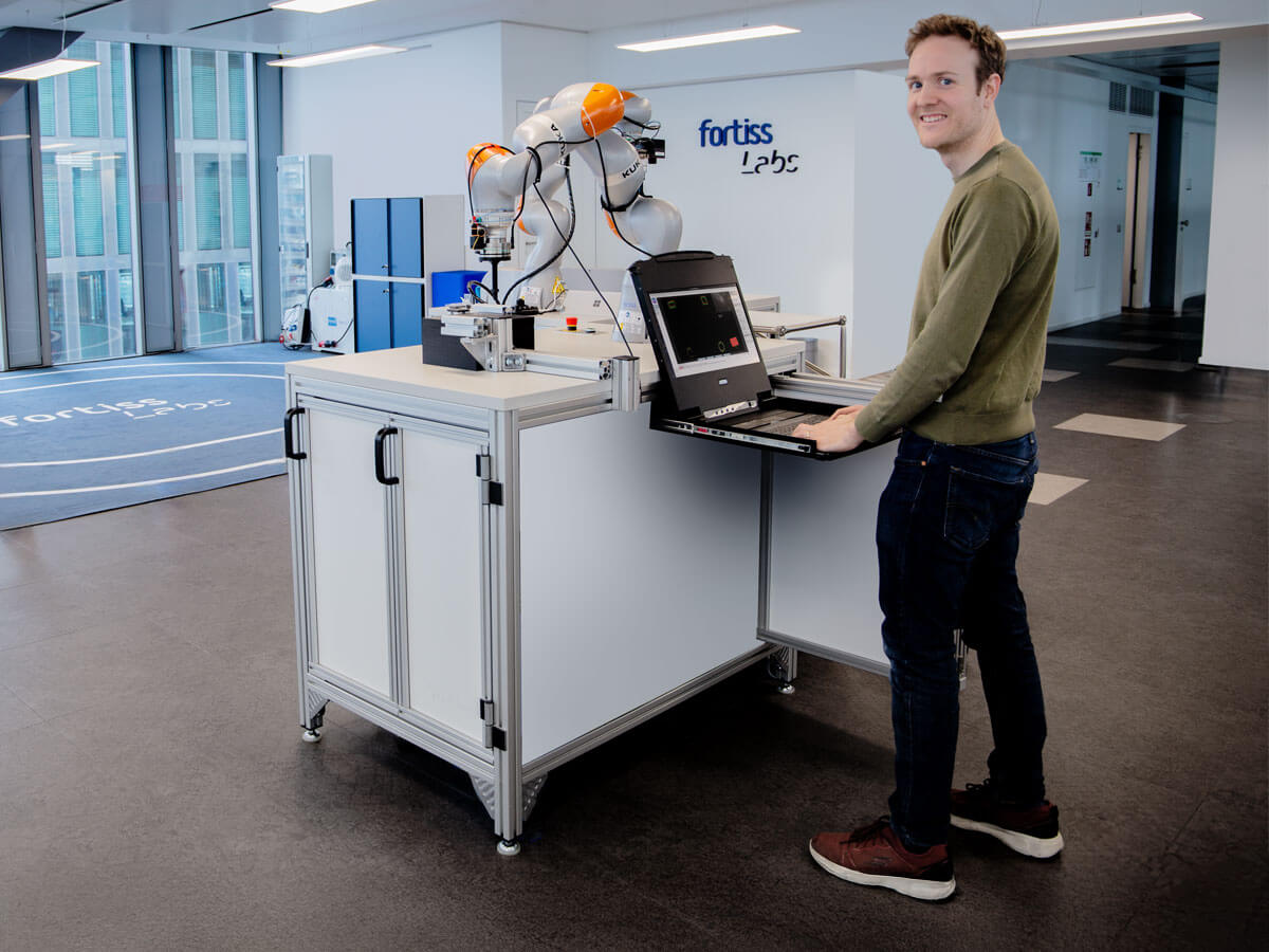 Energiearme Robotersteuerung ermöglicht Präzision in Echtzeit - fortiss